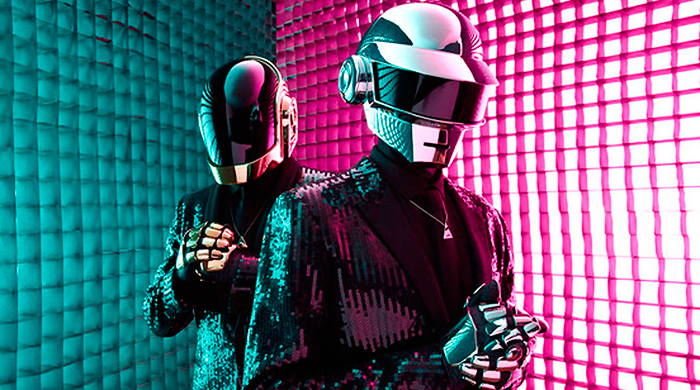 Выставка редких фото Arctic Monkeys, Daft Punk и других | BURO.